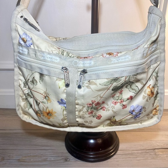 Lesportsac | Bags | Le Sportsac Vintage Pastel Floral And Cream ...